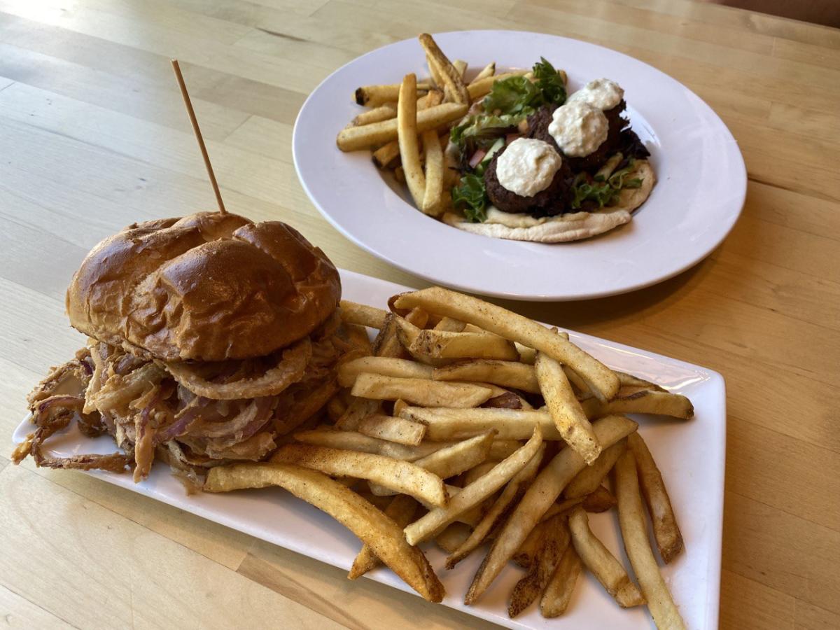 Brick's Downtown Bar & Grill