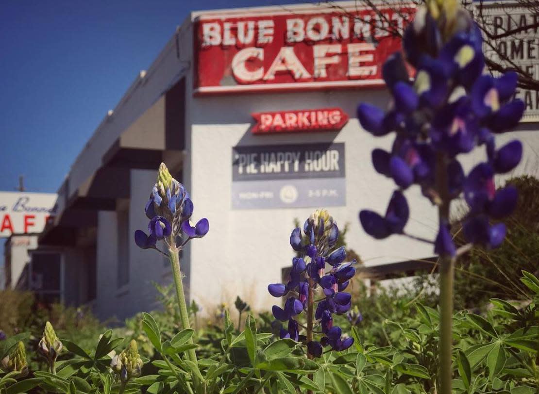 Blue Bonnet Cafe