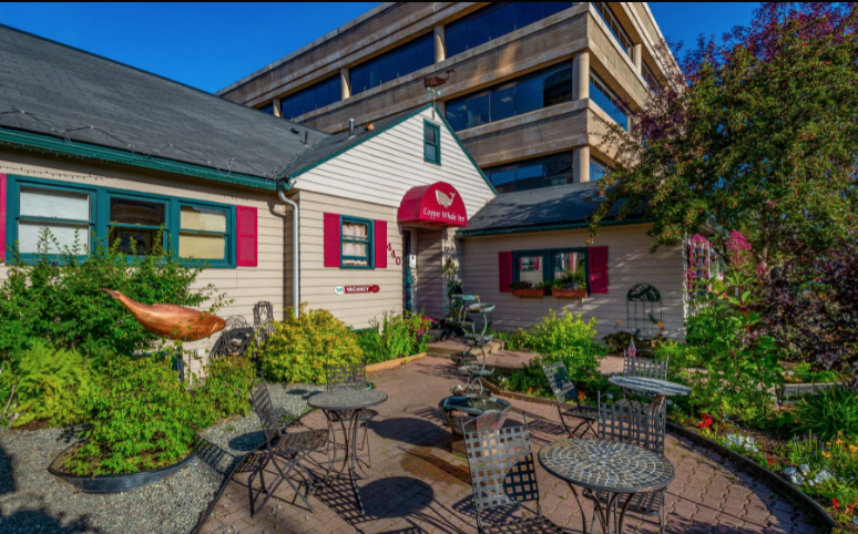 Copper Whale Inn