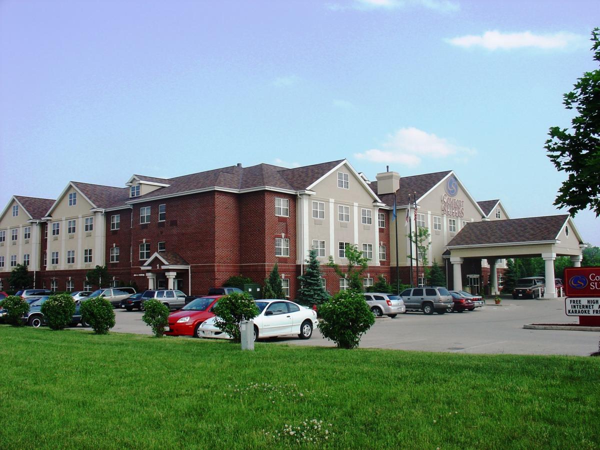 Comfort Suites Milwaukee Airport | Oak Creek, WI 53154