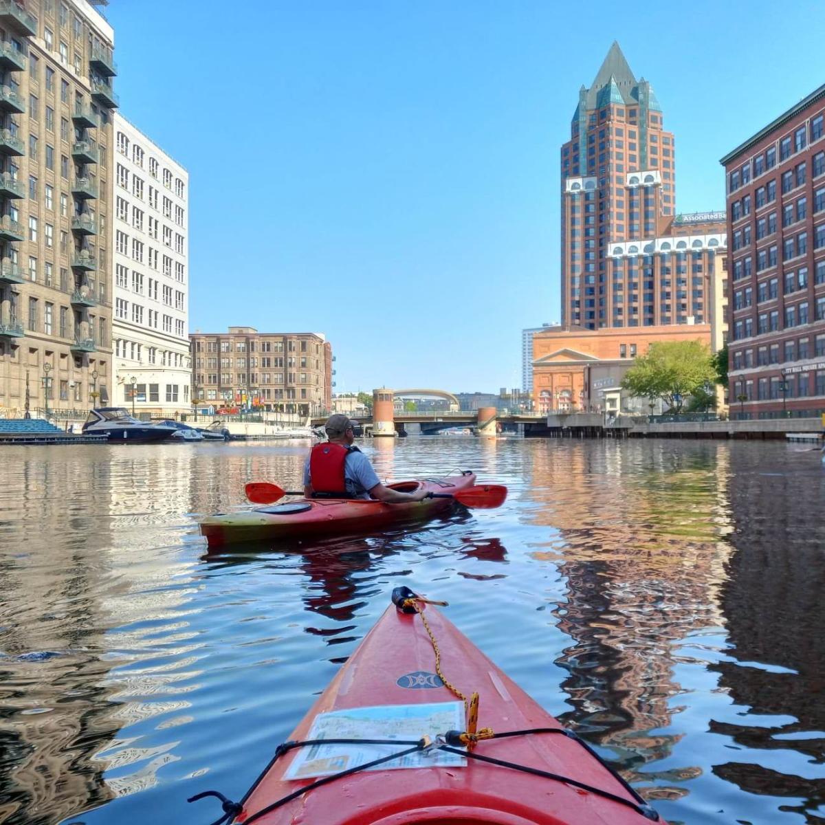 MKE History Kayak Tour | Milwaukee, WI 53204