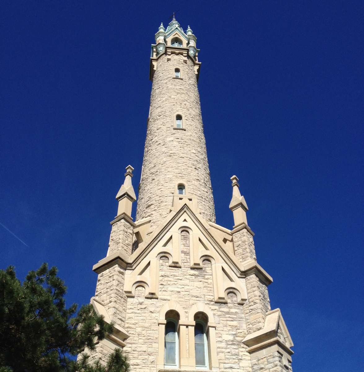 Gilman Triangle | Milwaukee, WI 53211