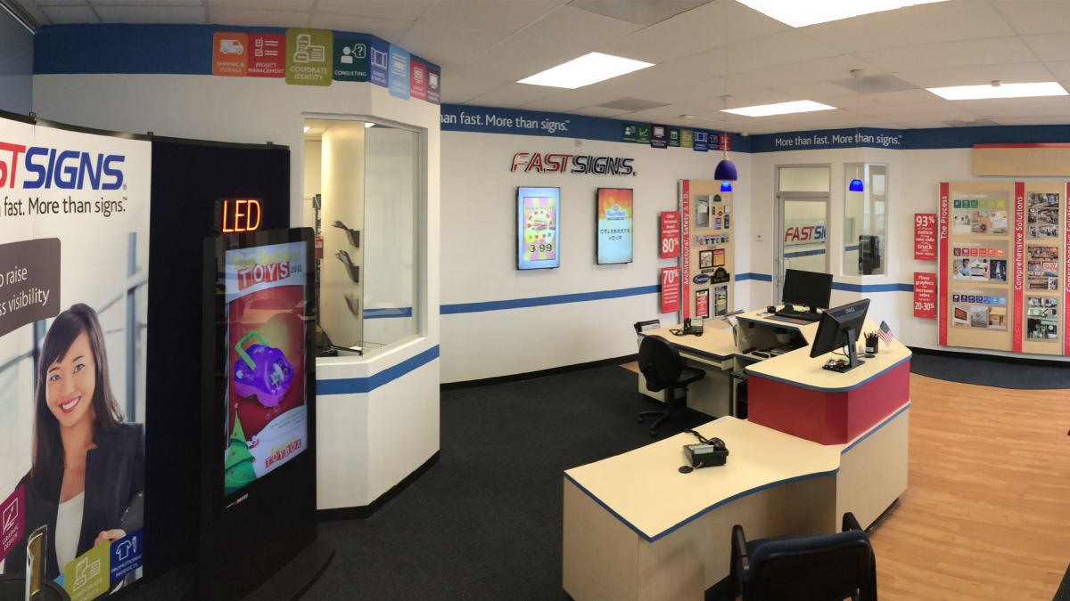 FASTSIGNS | Milwaukee, WI 53217