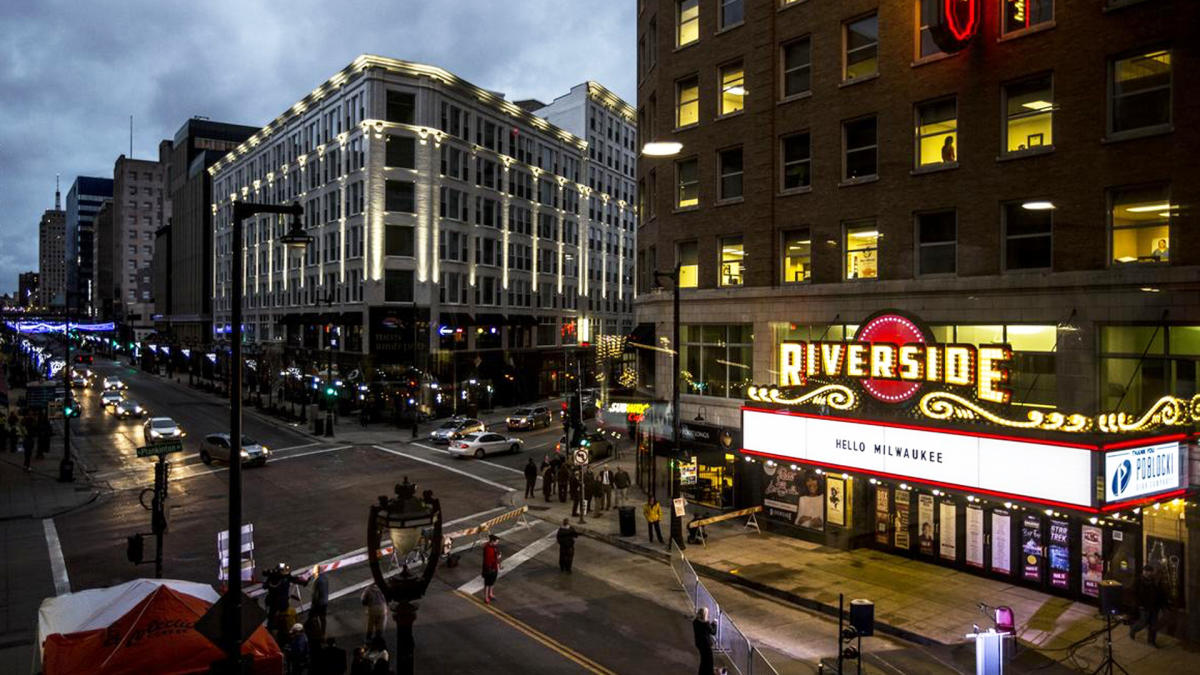 The Riverside Theater | Milwaukee, WI 53203