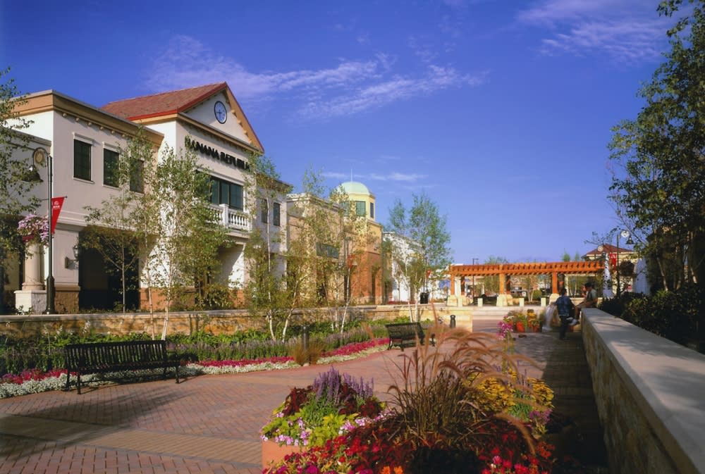 Arbor Lakes Shopping & Dining