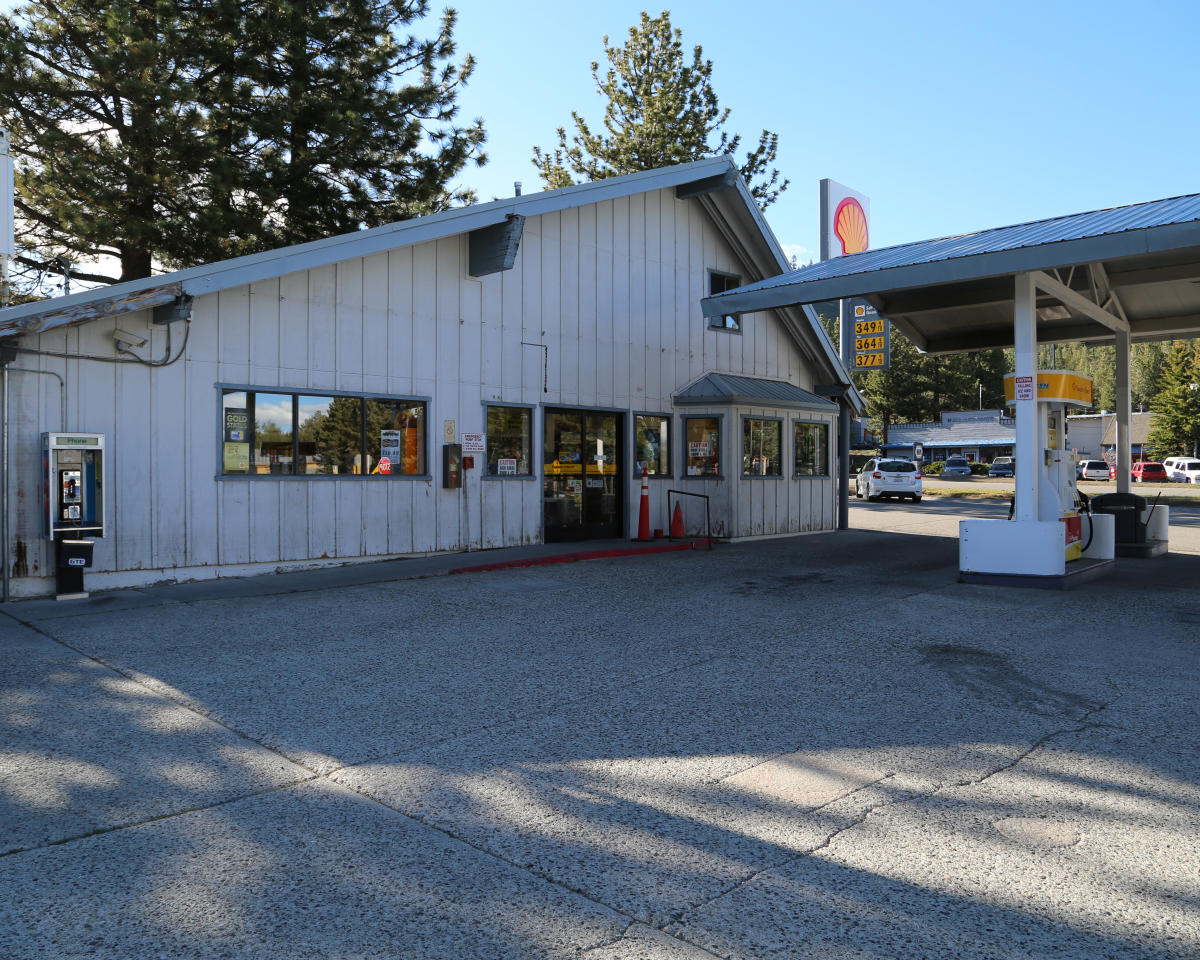 Center Street Shell