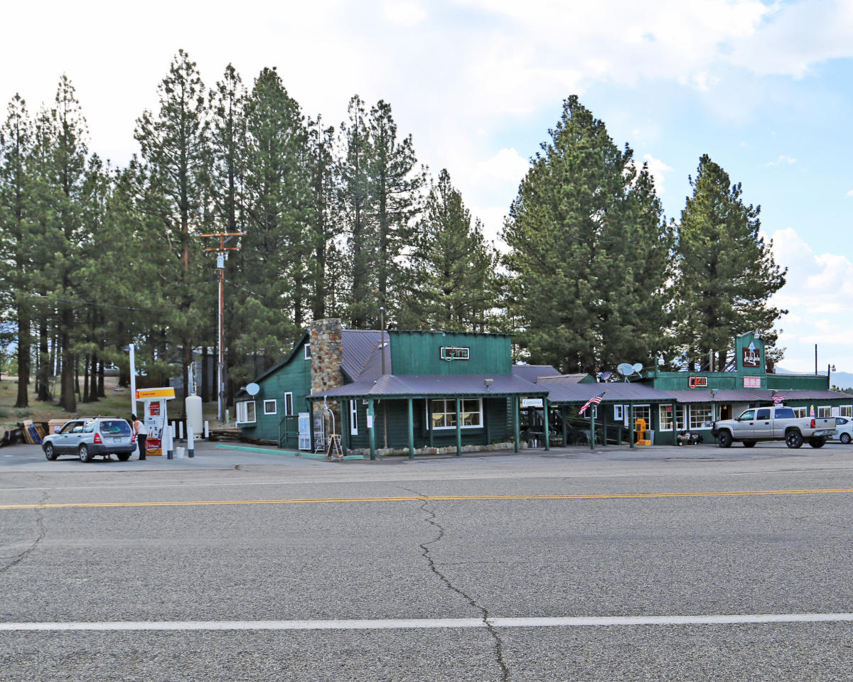 June Lake Junction-Gas & Food Mart