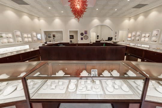 Blue Diamond Jeweler | Napa, CA 94558