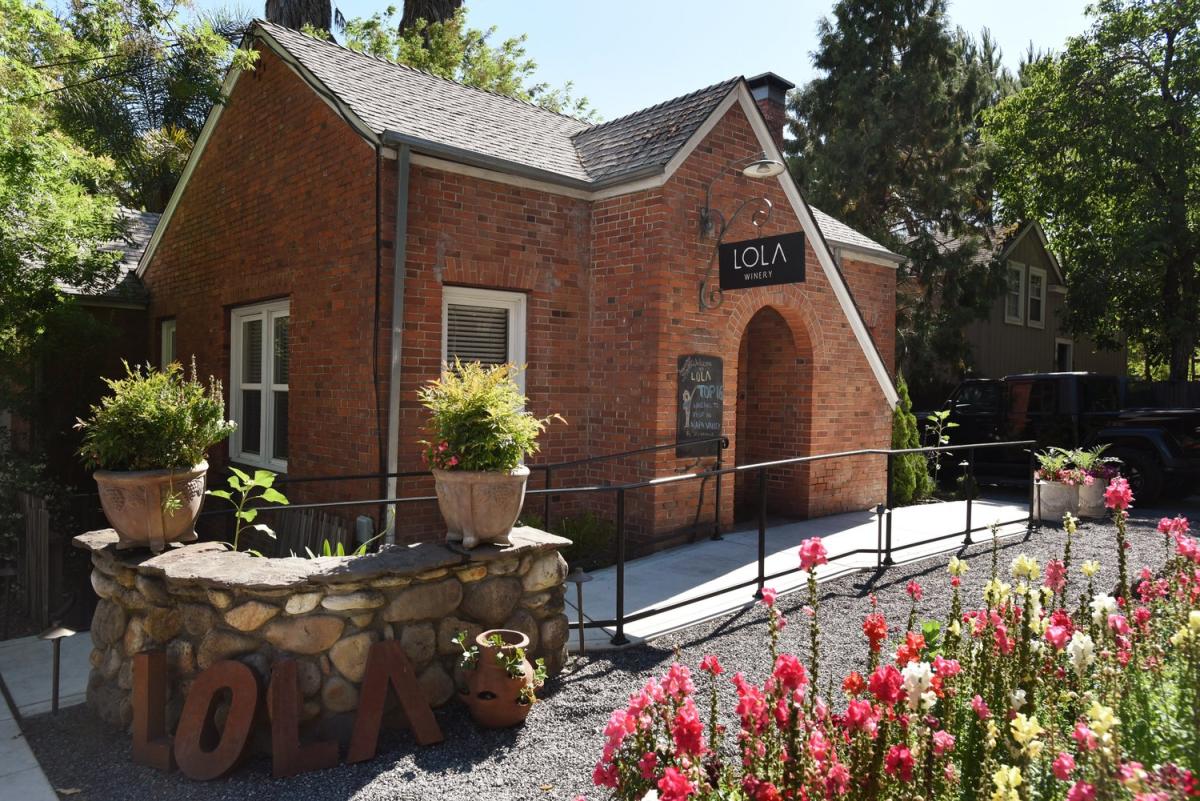 LOLA Wines | Calistoga, CA 94515