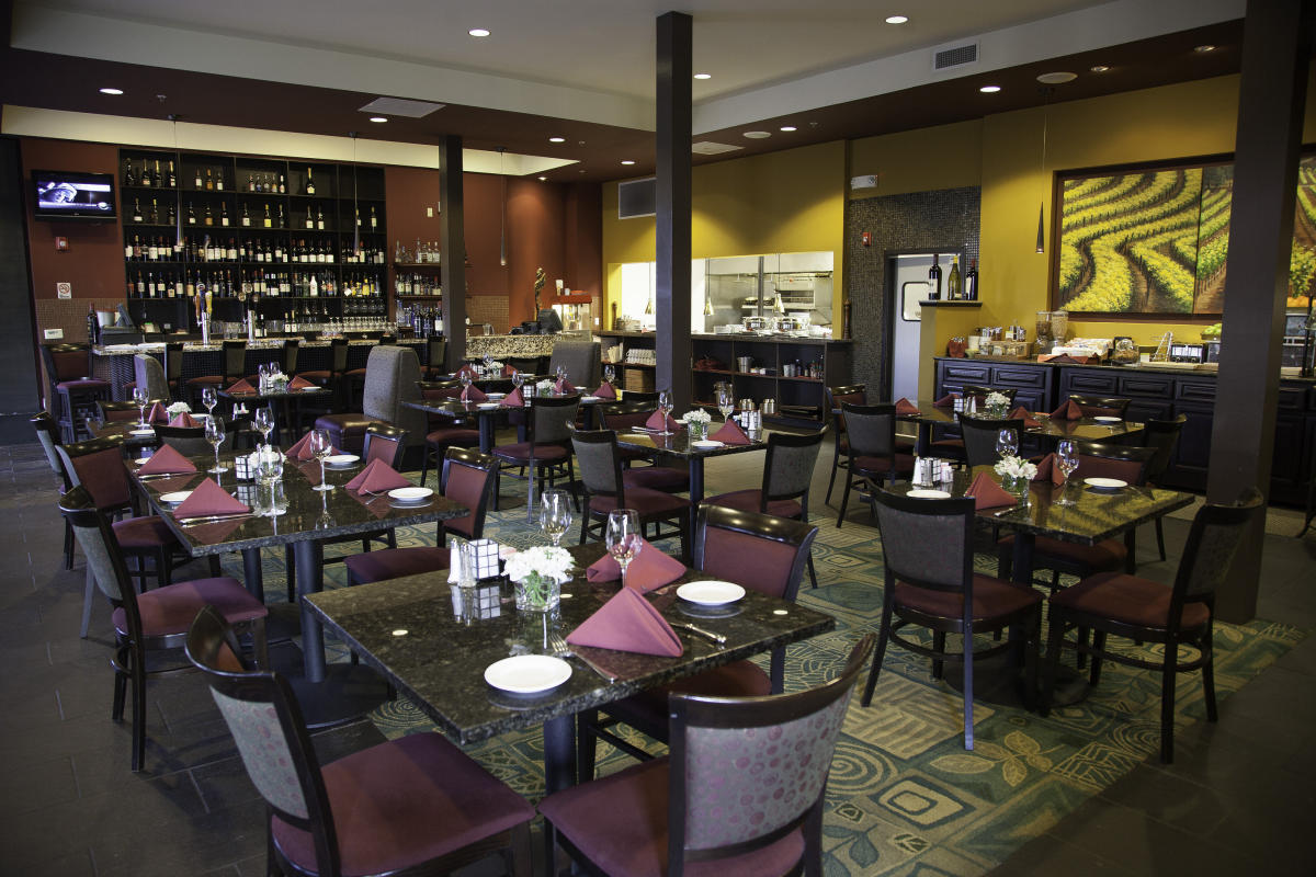 Table 29 Bistro & Bar at DoubleTree | American Canyon, CA 94503