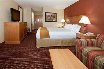 Holiday Inn Express and Suites Raton | Raton, NM 87740