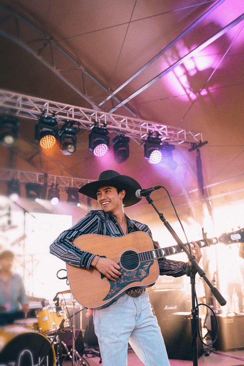 Dzaki Sukarno - Under A Mountain Sky | RUIDOSO, NM 88345