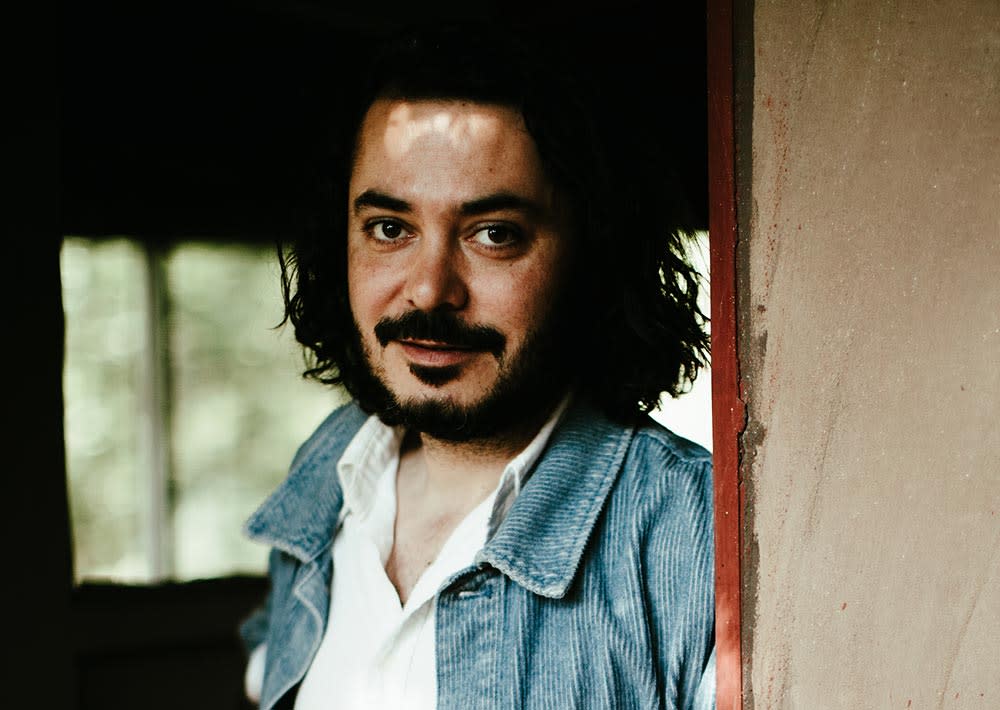 Max Gomez - Under A Mountain Sky