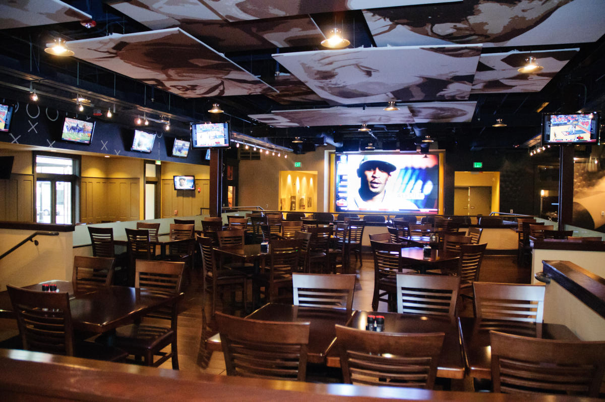 Manning’s Sports Bar and Grill