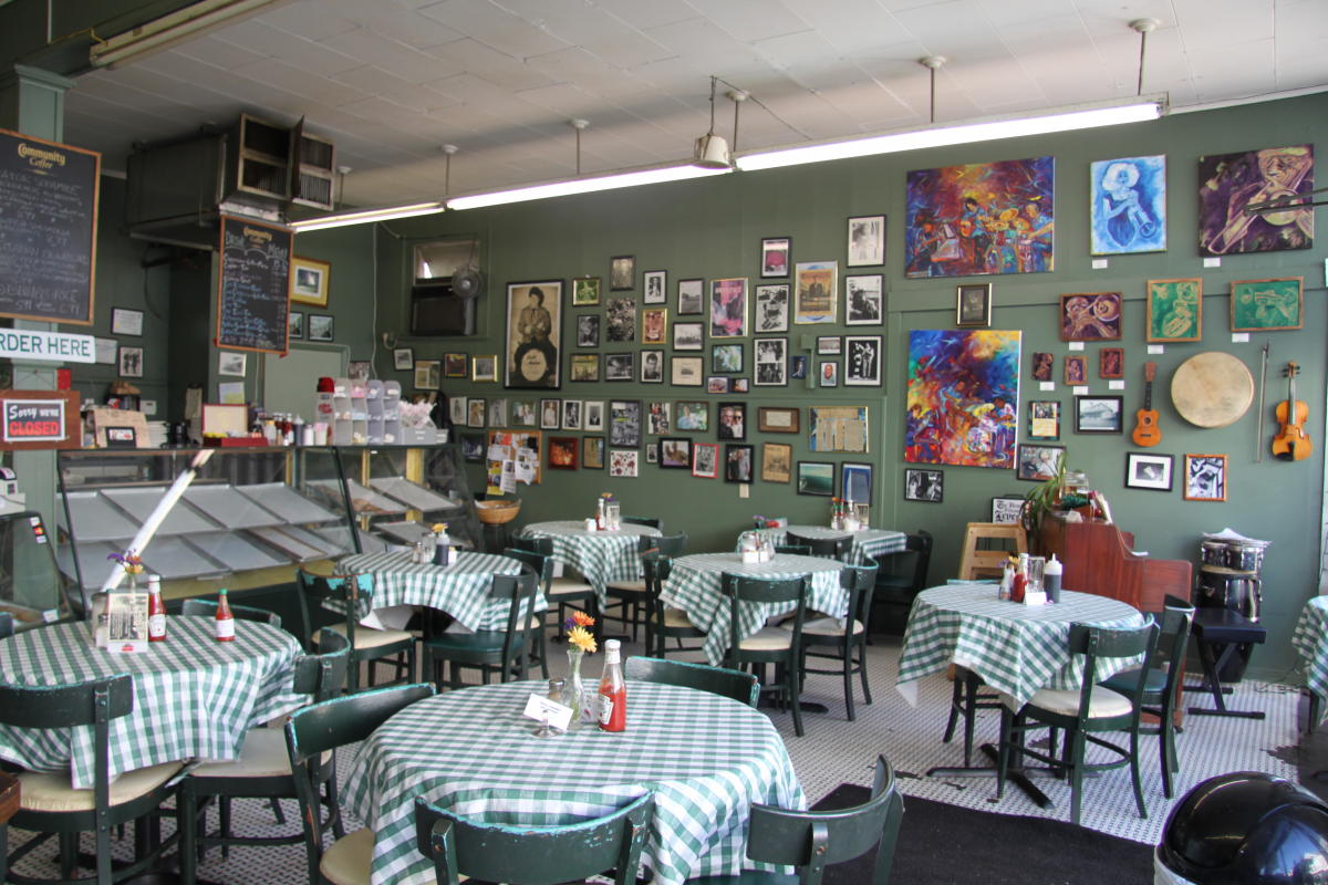 Oak Street Cafe