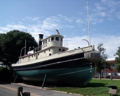 The Tugboat Dorothy | Newport News, VA