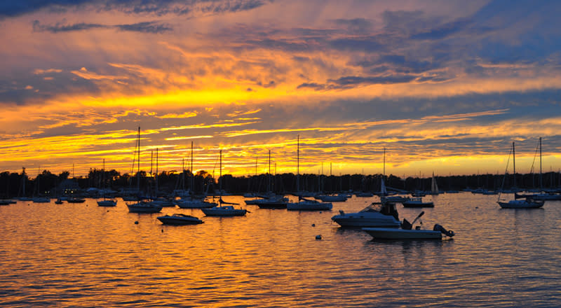 Thames Waterside Bar & Grille | Bristol, RI | Discover Newport