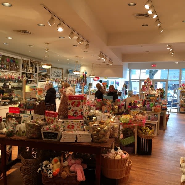 Bon Bons Chocolatier | Huntington, NY 11743