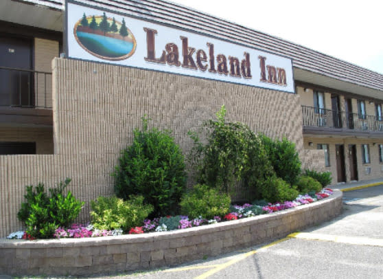 Lakeland Inn | Bohemia, NY 11716