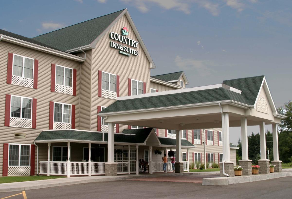 Country Inn & Suites by Carlson | Cortland, NY 13045