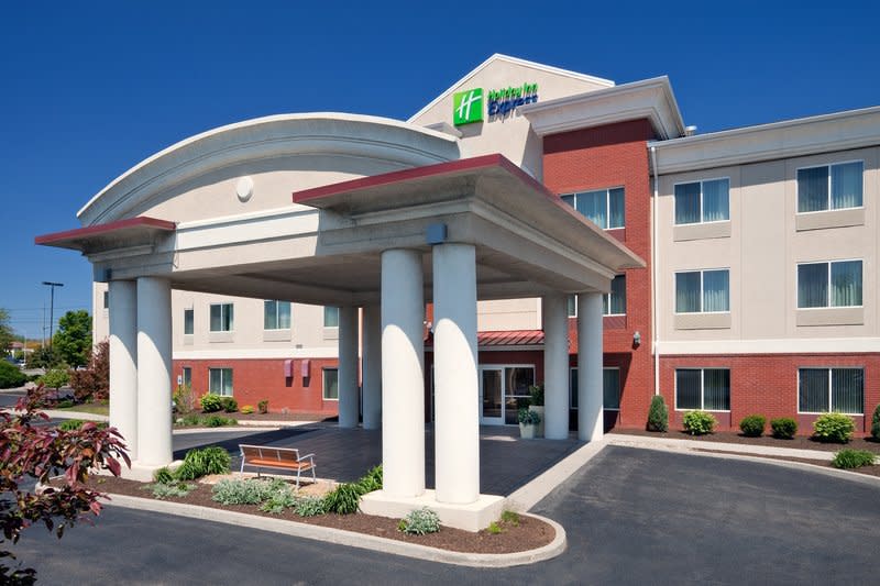 Holiday Inn Express Irondequoit | Rochester, NY 14609
