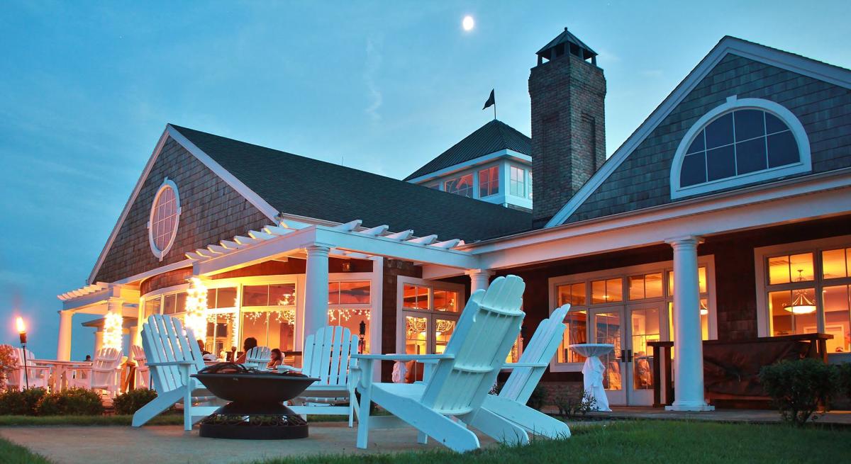 Restaurant at Lighthouse Sound