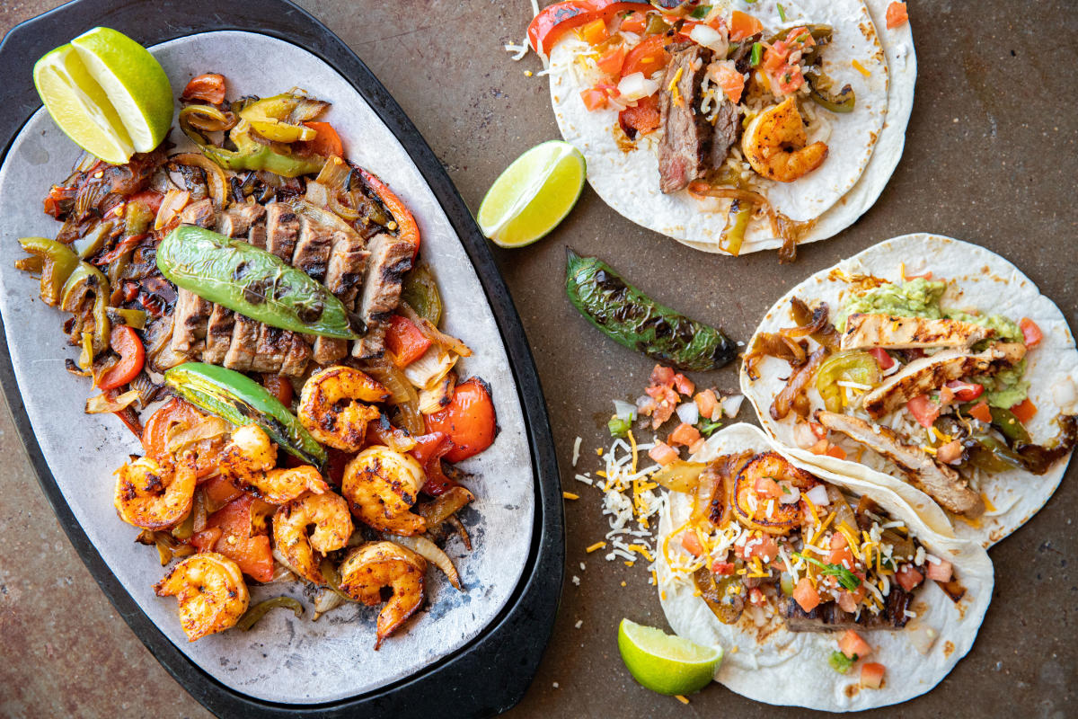 Roja Mexican Grill - W Center Rd