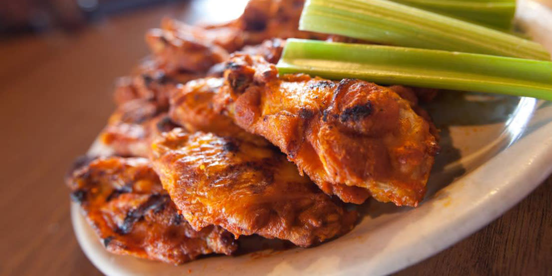 Oscar's Pizza and Sports Grille