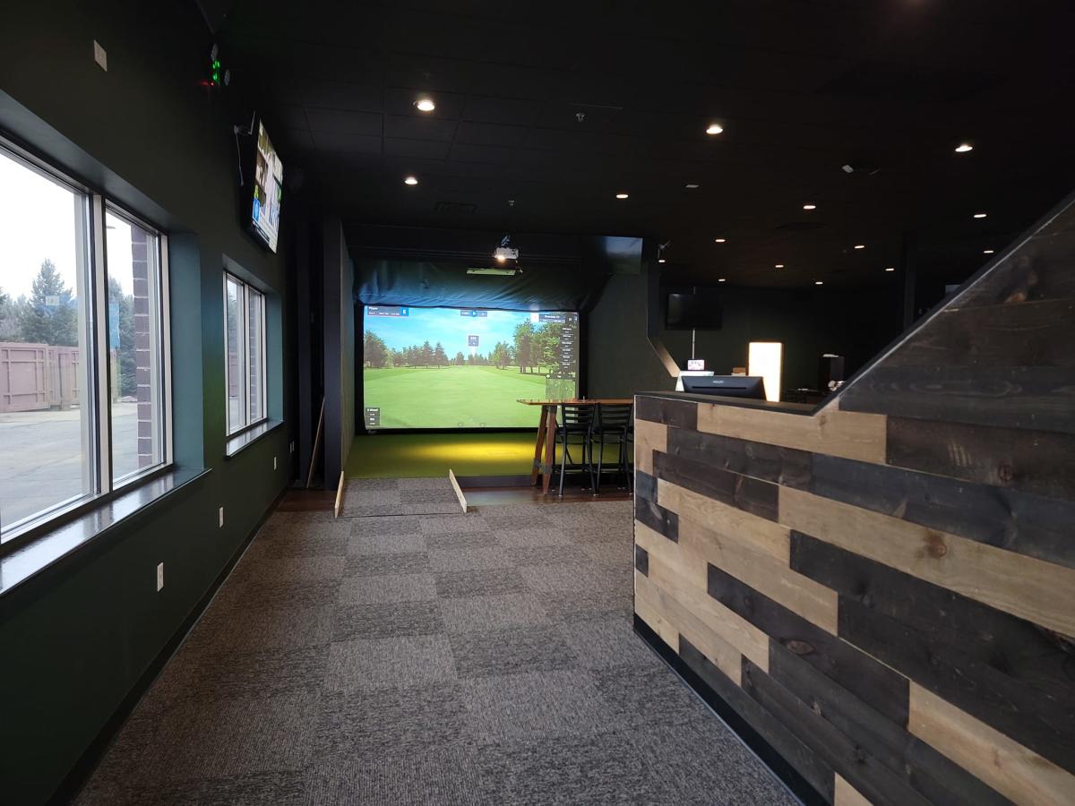 Clubhouse Indoor Golf & Bar