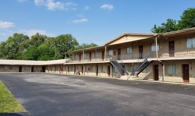 Hickory House Inn