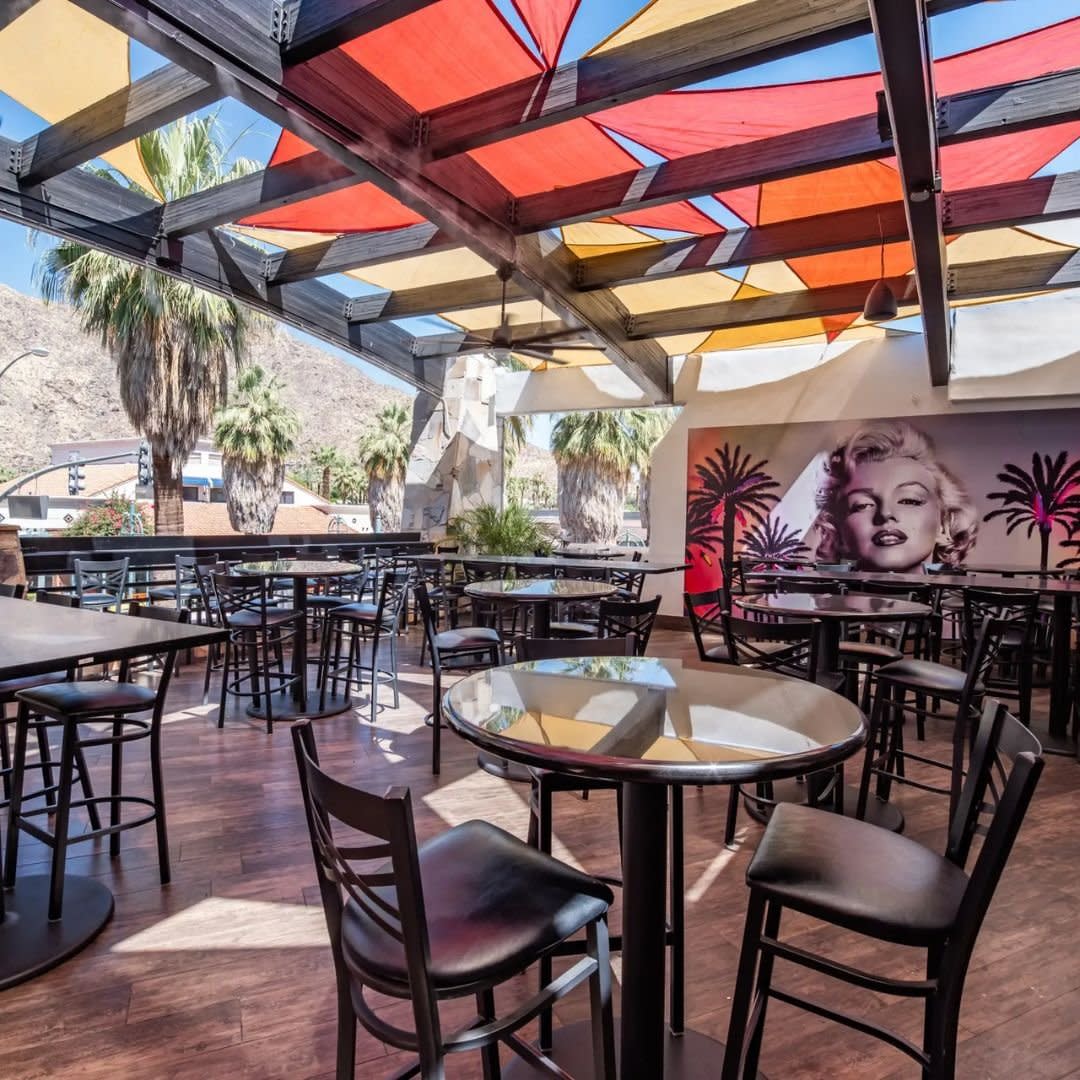 Rooftop 262 Bar & Grill