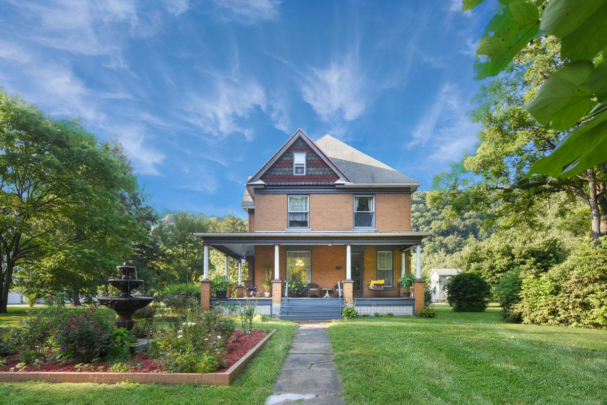 "The Silence of the Lambs" House Guided Tours | Pennsylvania