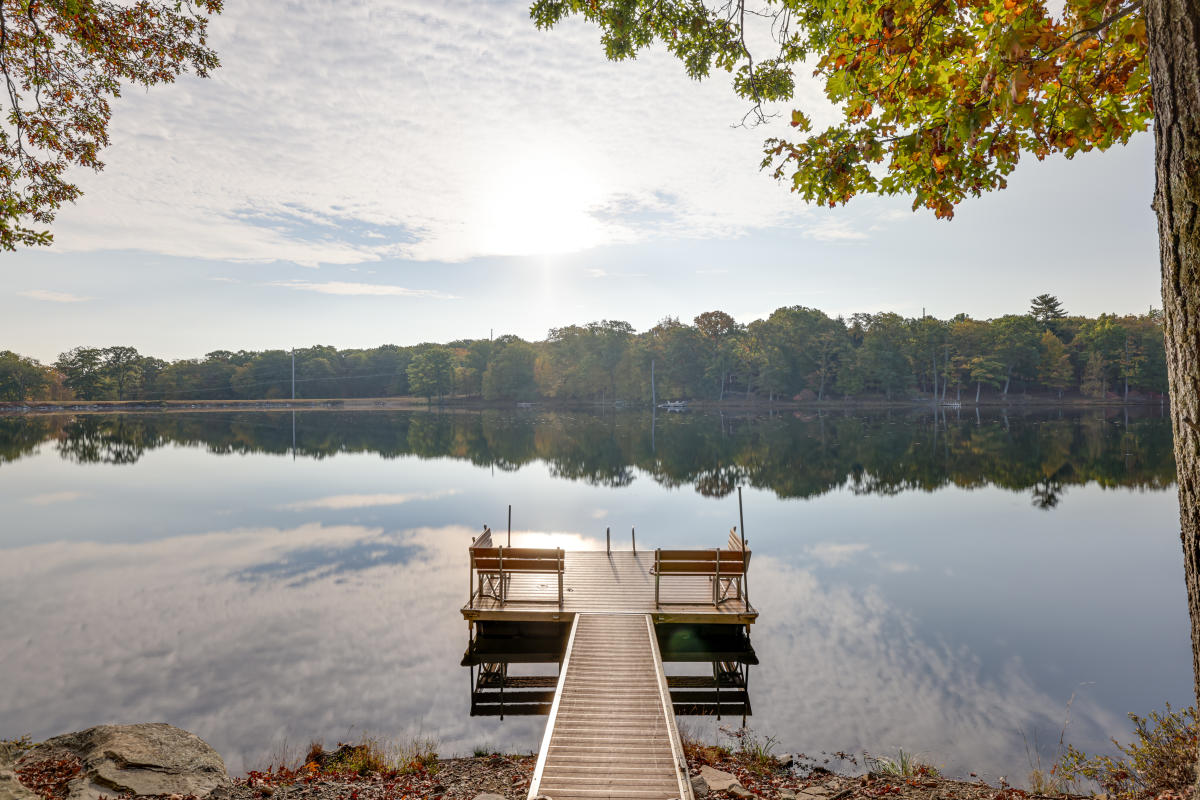 CornejoRentals Lakefronts | Bushkill, PA 18324