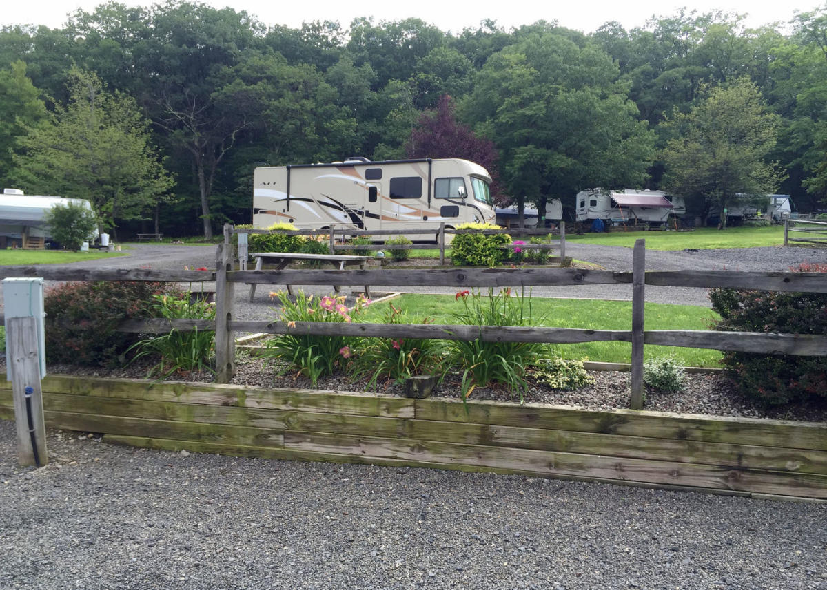 Mount Pocono Campground | Mount Pocono, PA 18344