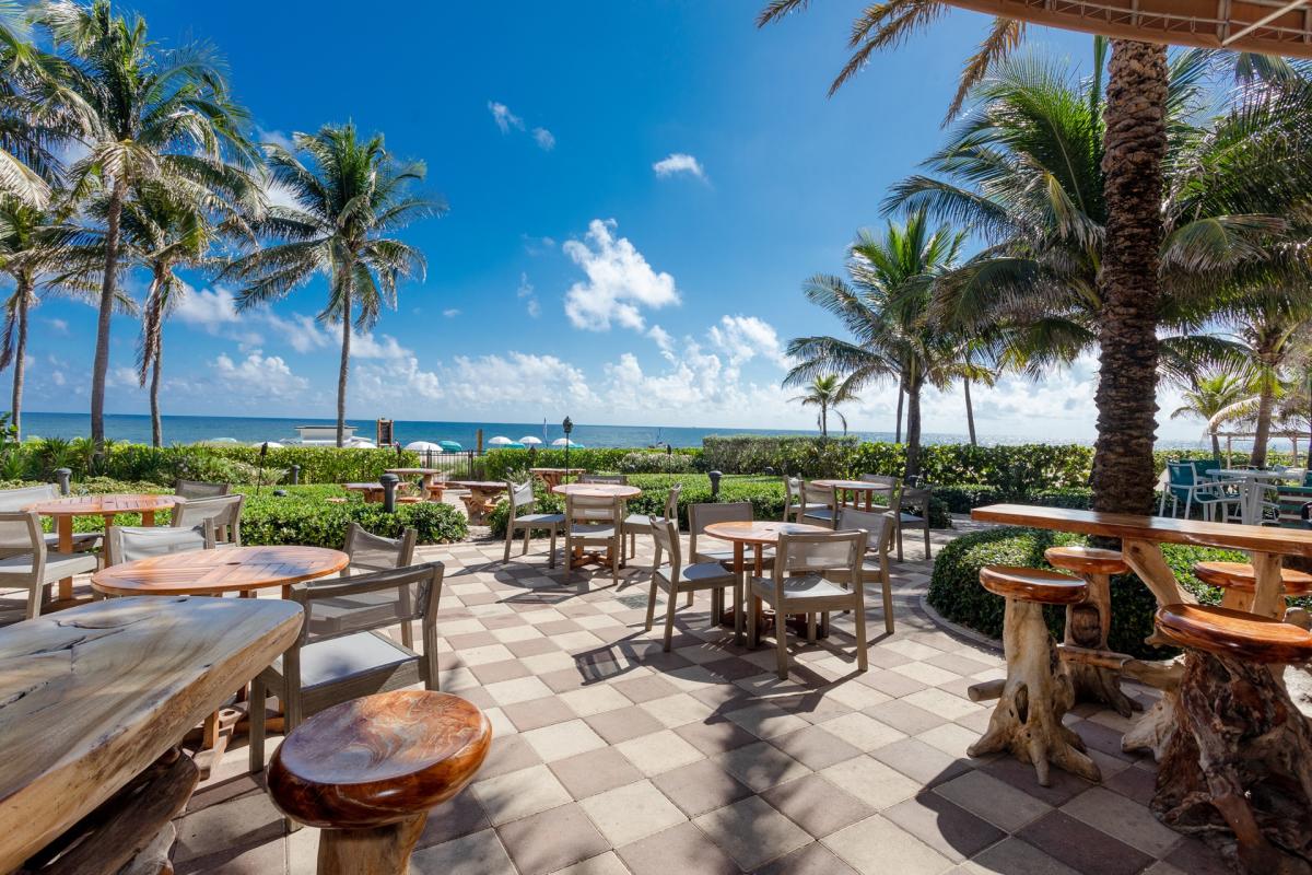 Zoe's Beachside Grill | Pompano Beach, FL