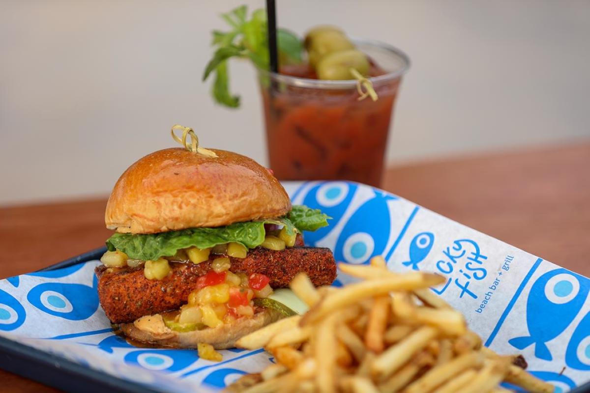 Lucky Fish Beach Bar & Grill | Pompano Beach, FL