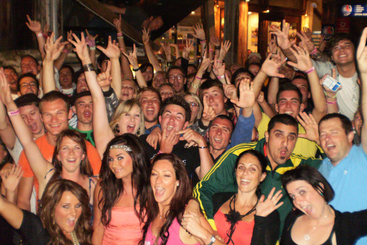 Bar Crawl, Ice Bar Crawl, Party Cruise | Kiwi Crawl | Queenstown NZ