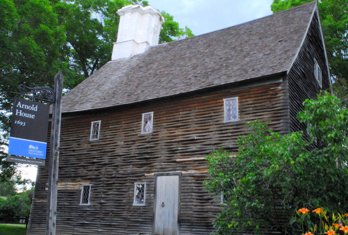 Arnold House | Lincoln, RI 02865