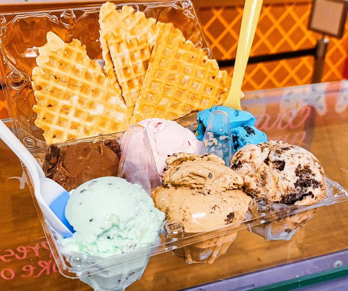 Lazy Cow Ice Cream Parlor