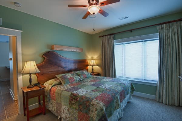 Hotel Floyd | Floyd, VA 24091