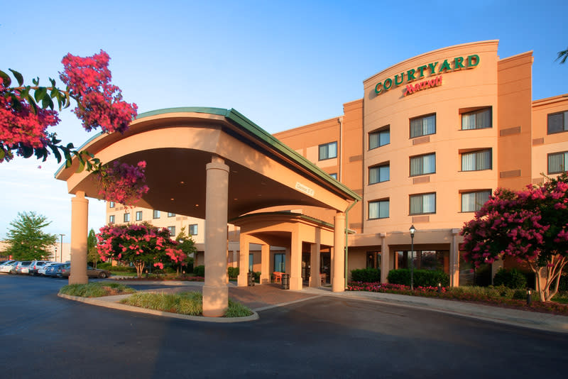 Courtyard by Marriott Roanoke Airport | Roanoke, VA 24017
