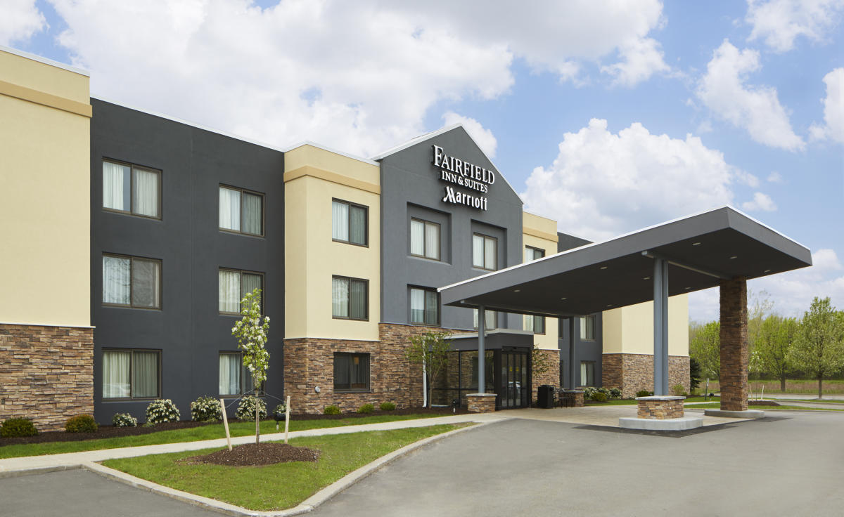 Fairfield Inn and Suites by Marriott Rochester East