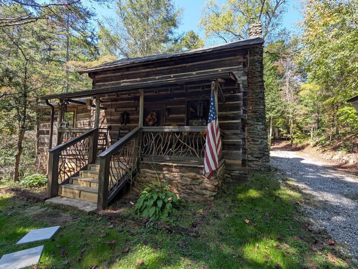 Duncan-Logan Frontier Cabin