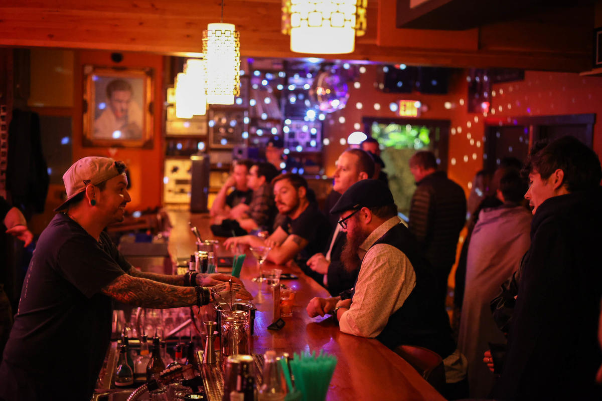 B-Side Bar | Sacramento, CA 95811