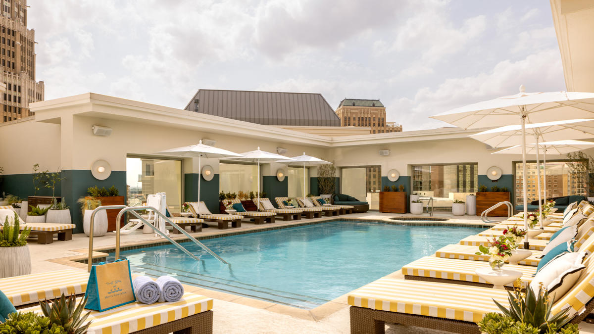 Hotel Contessa Luxury Suites on the Riverwalk