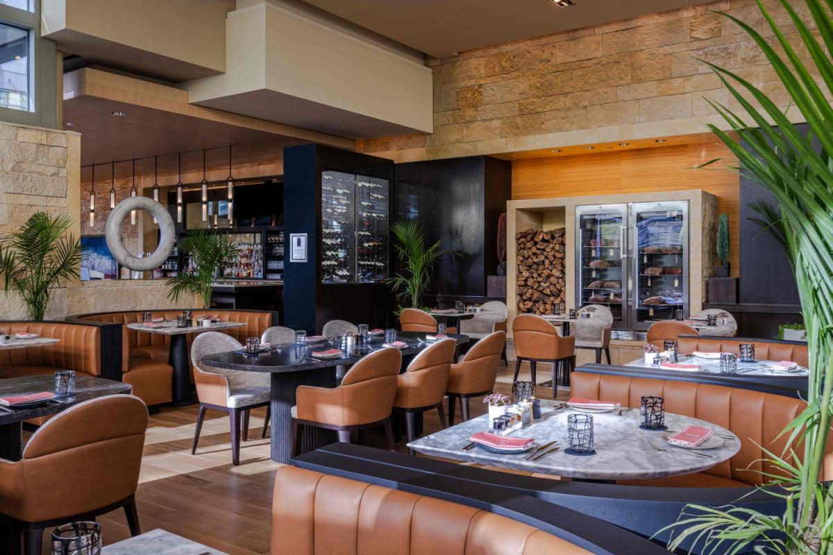 Quattro Restaurant & Bar