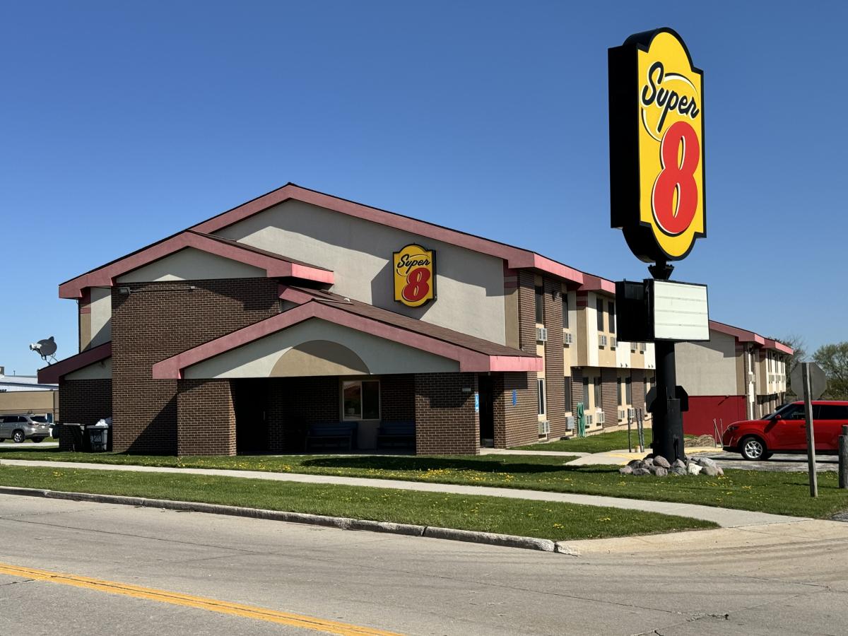 Super 8