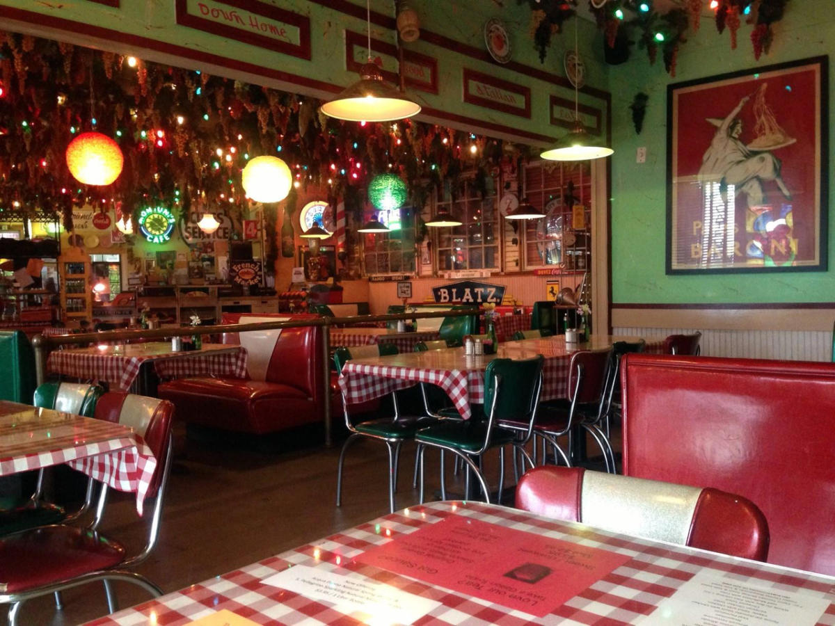 Monjunis Italian Café & Grocery of Portico