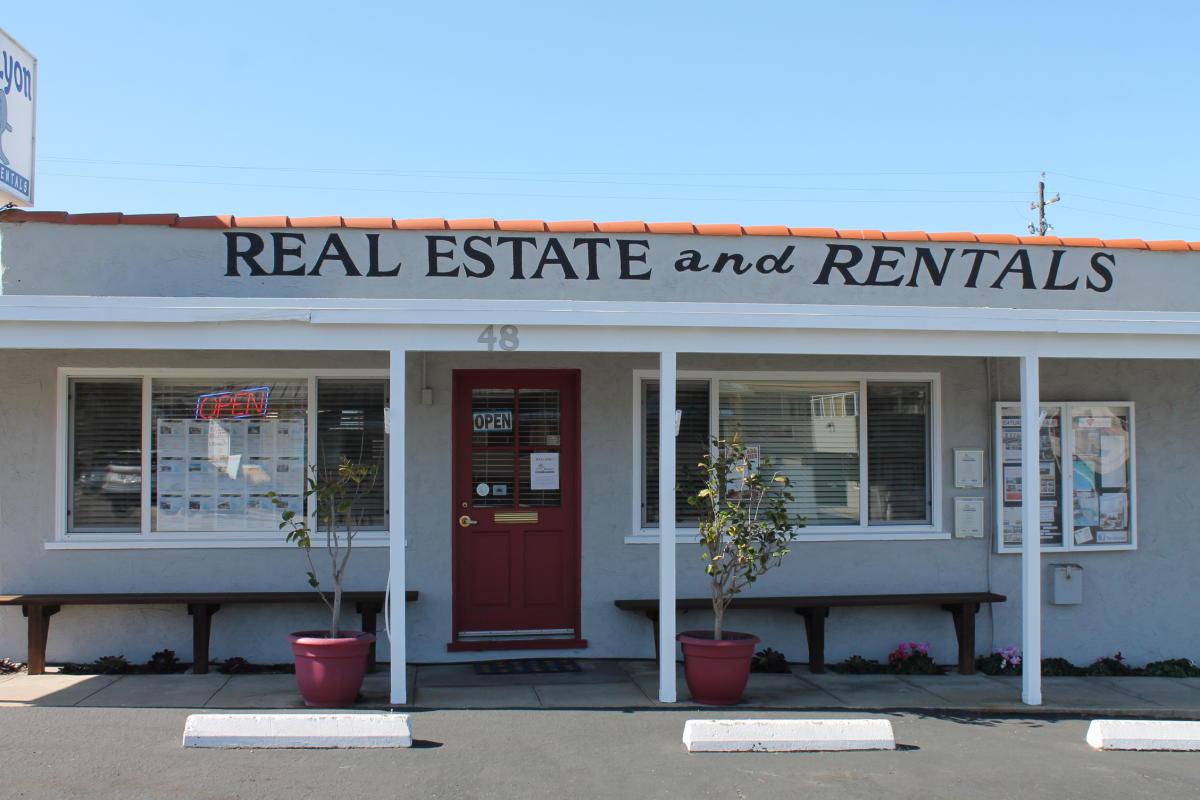 See Lyon Beach Rentals-Pier View Paradise