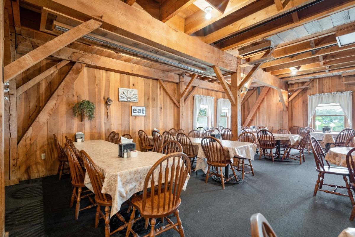 Gasthof Amish Village